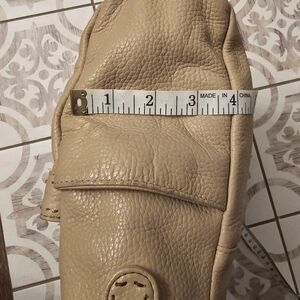 Stone & Co. | Bags | Uec Stone Co Cream Pebbled Leather Crossbody Bag ...